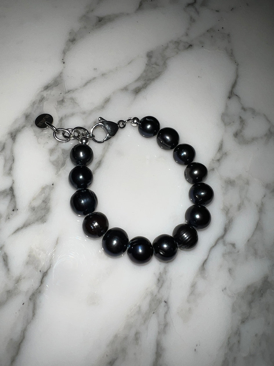 Black Pearl Bracelet 7 Inches Silver